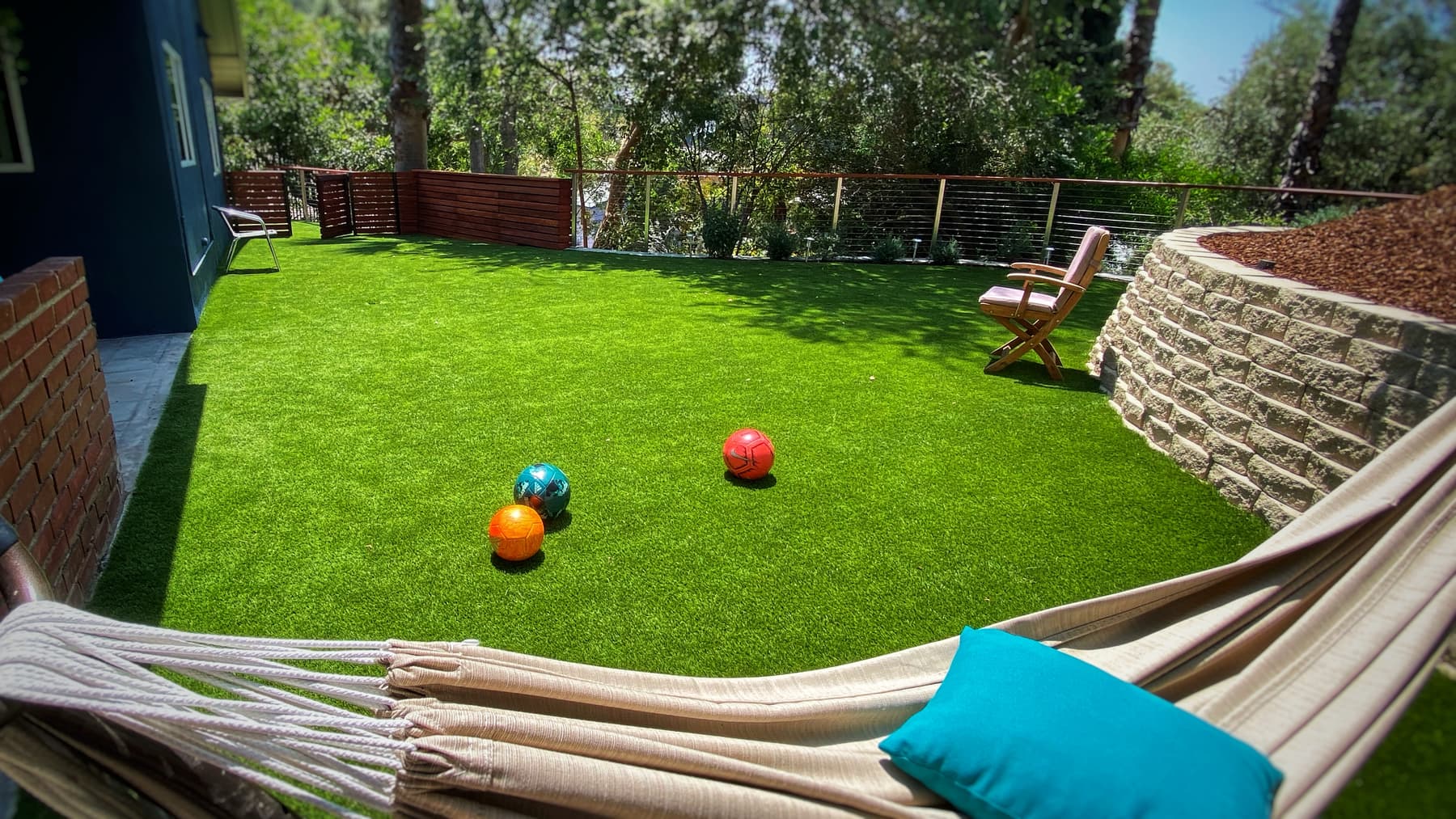 Backyard landscape design & renovation with artificial grass - Gallery